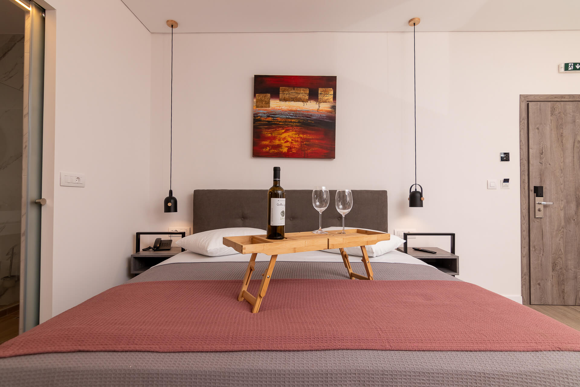 Hotel Dunlin – Pleasant, lux & comfortable stay in Greece.